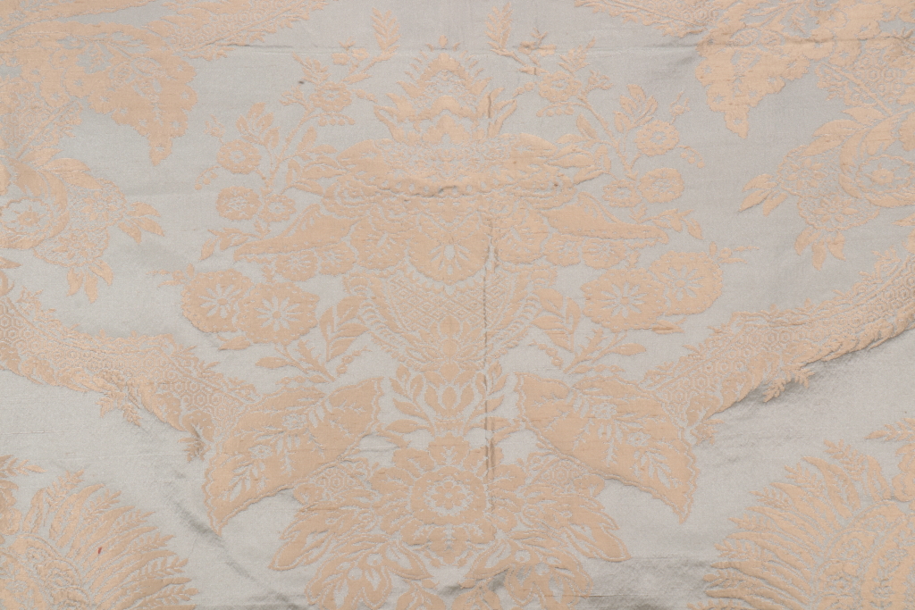 2.38 Yards Old World Weavers Damask Dentelle French Woven Damask ...